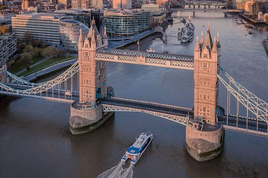 London: Tower Bridge Entry & 30+ Top Sights Tour Ticket