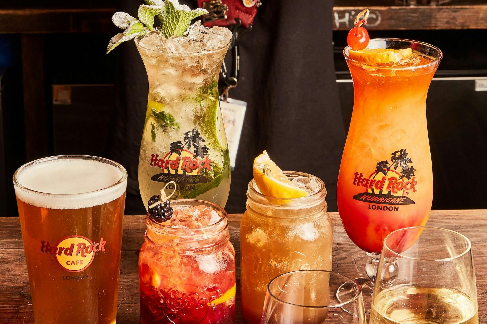 Las Vegas Explorer Pass + Hard Rock Cafe Las Vegas Dining Experience