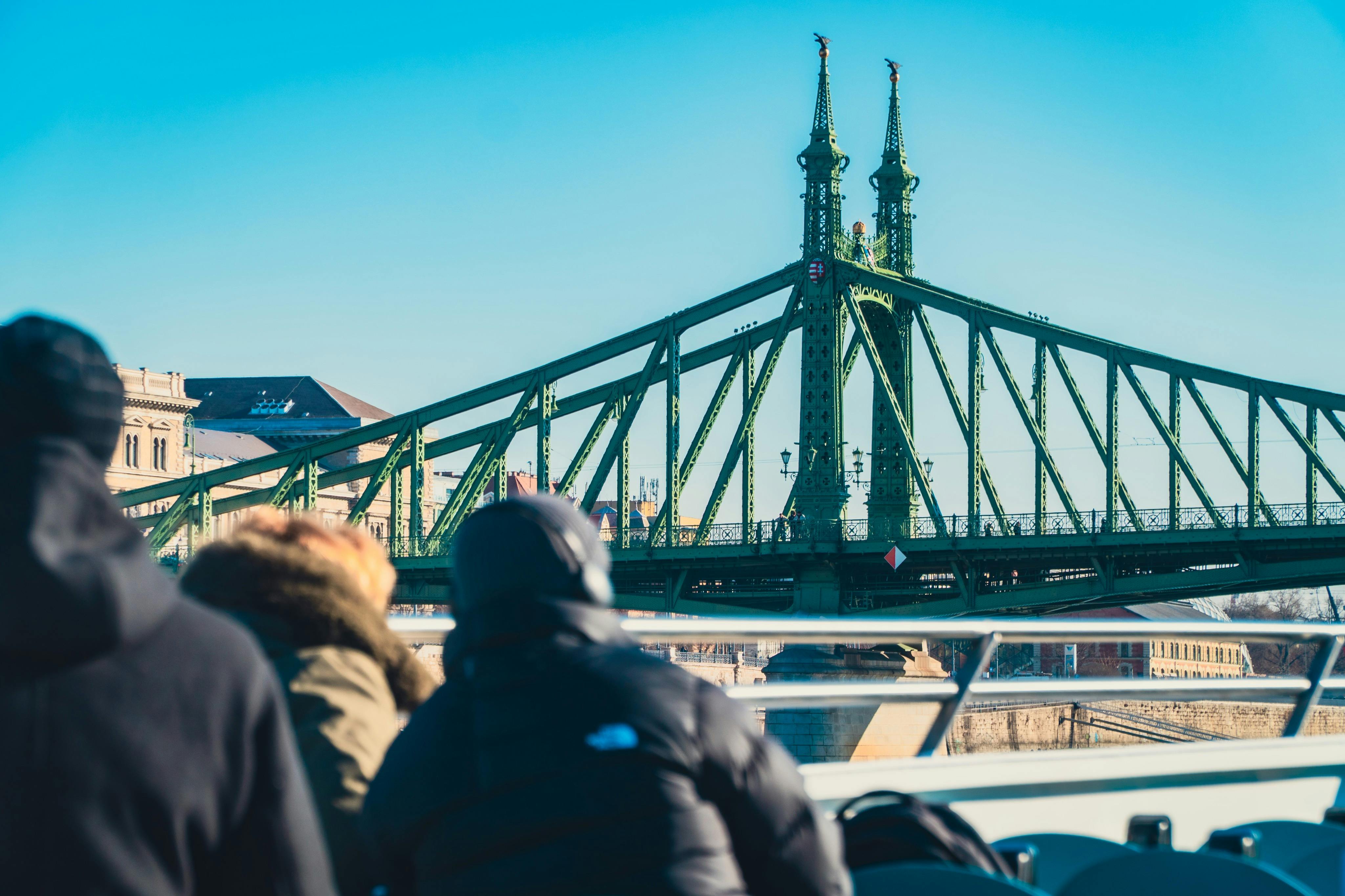 Sinagoga de Budapeste + Budapeste: Cruzeiro diurno no rio Danúbio