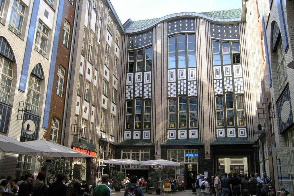 Das Scheunenviertel und die Hackeschen Höfe | Tiqets