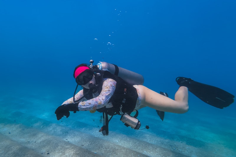 Dubai: Excursión de submarinismo en barco | Reserva en línea