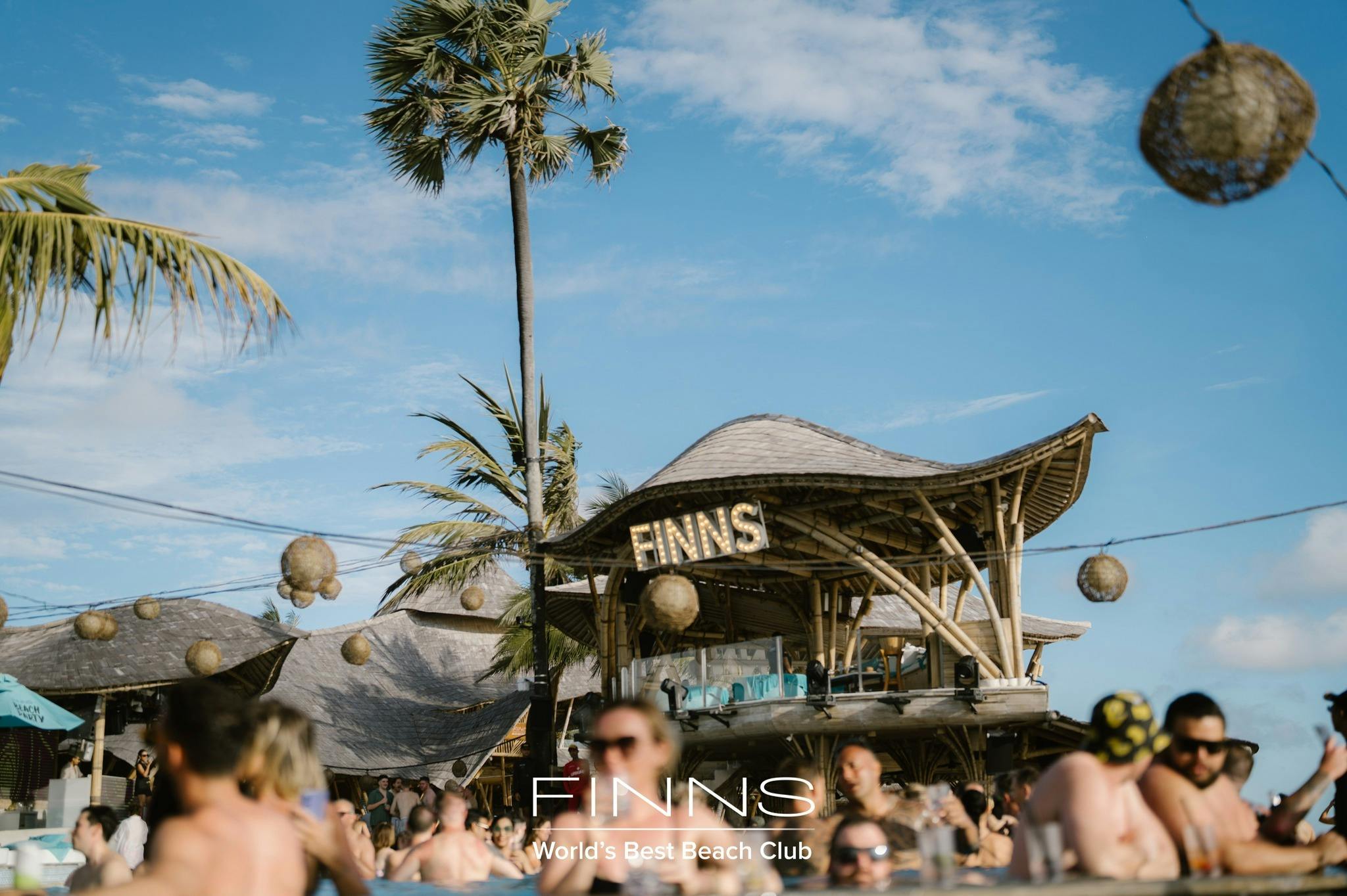 FINNS Beach Club: Tageskarte | Tiqets