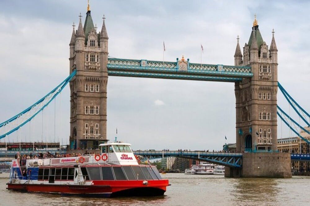 Harry Potter Tour, Tower of London & Thames Cruise