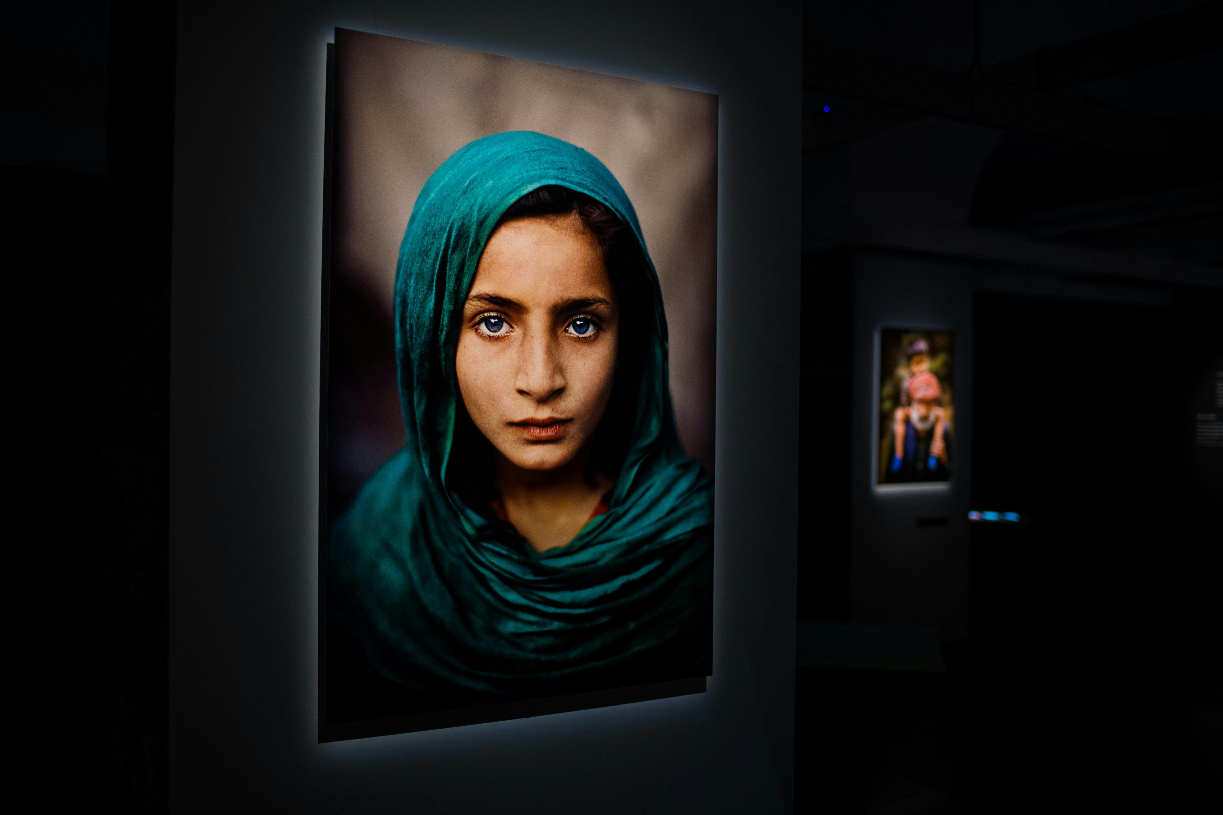 Doge's Palace Genoa: Steve McCurry - Children Exhibit