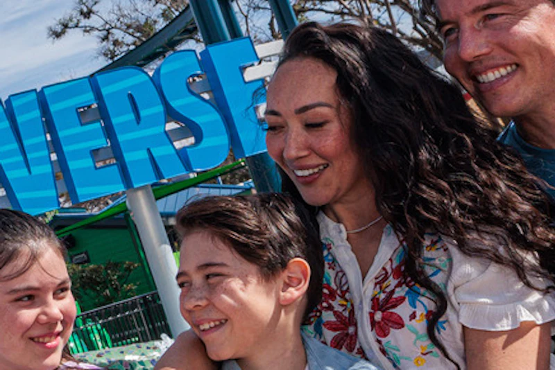 Six Flags Fiesta Texas: Billete de un día | Reserva en línea