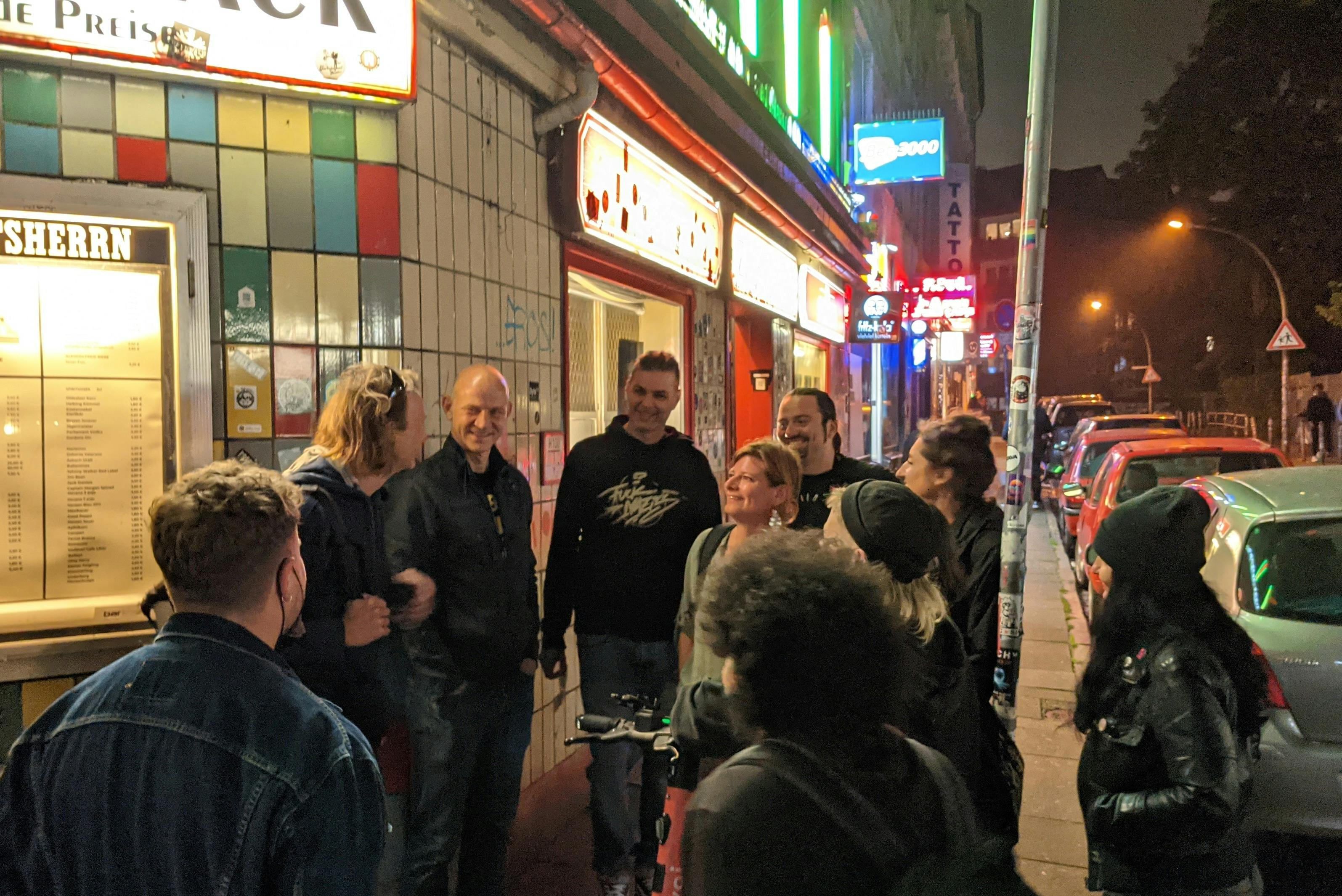 Hamburg: St. Pauli Kieztour + Reeperbahn Tour Tickets