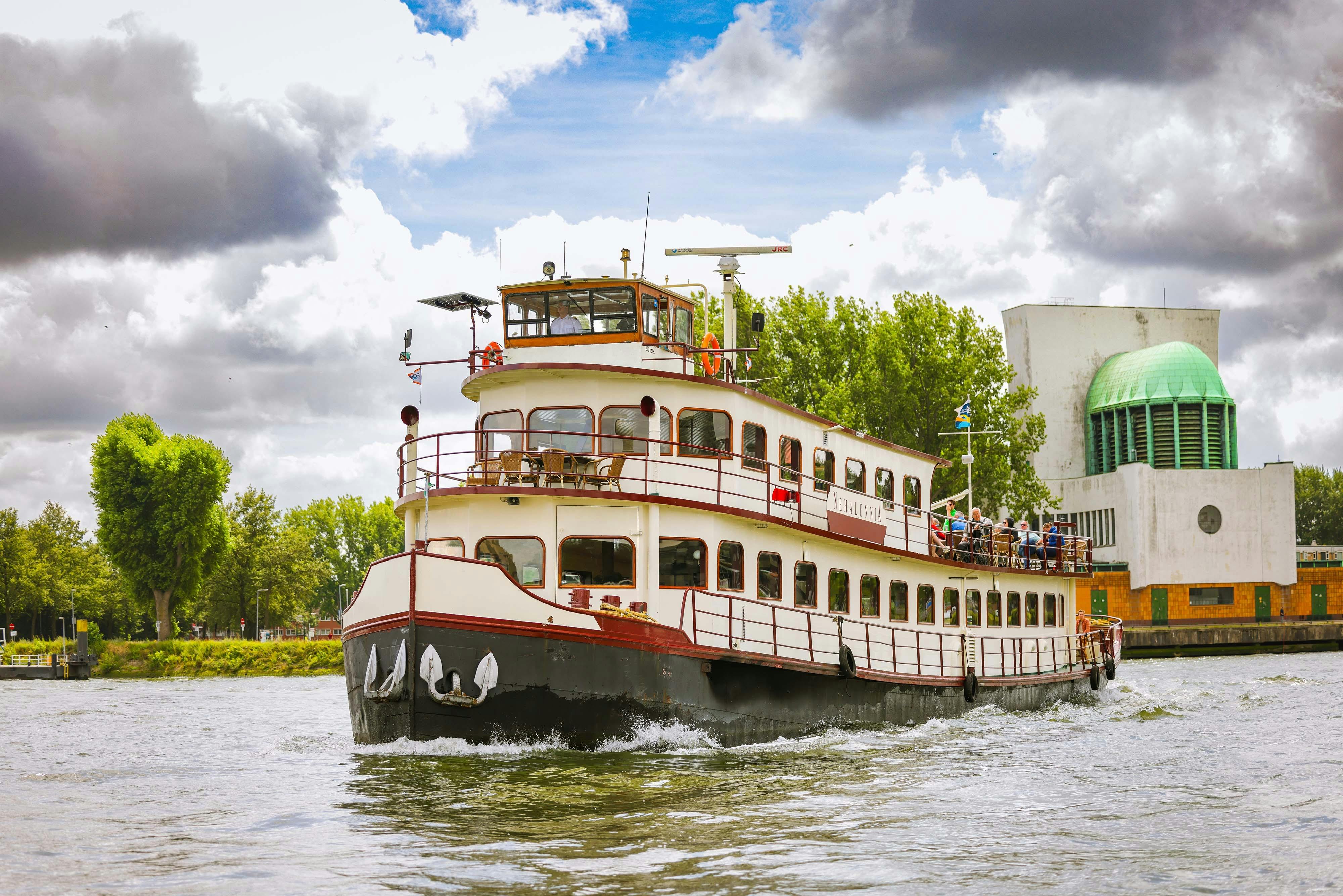 Rotterdam: Cheese + Wine Cruise Tickets | Tiqets