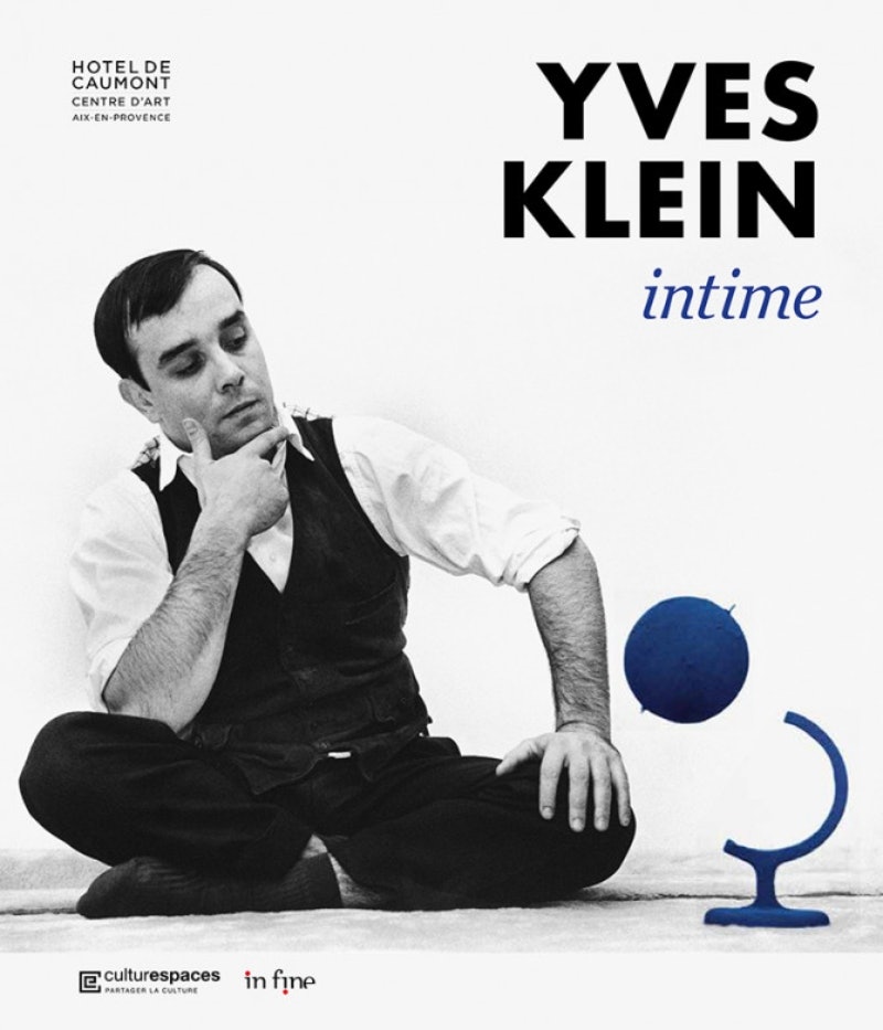 Exposición: Yves Klein, íntimo, Hotel de Caumont | Tiqets.com