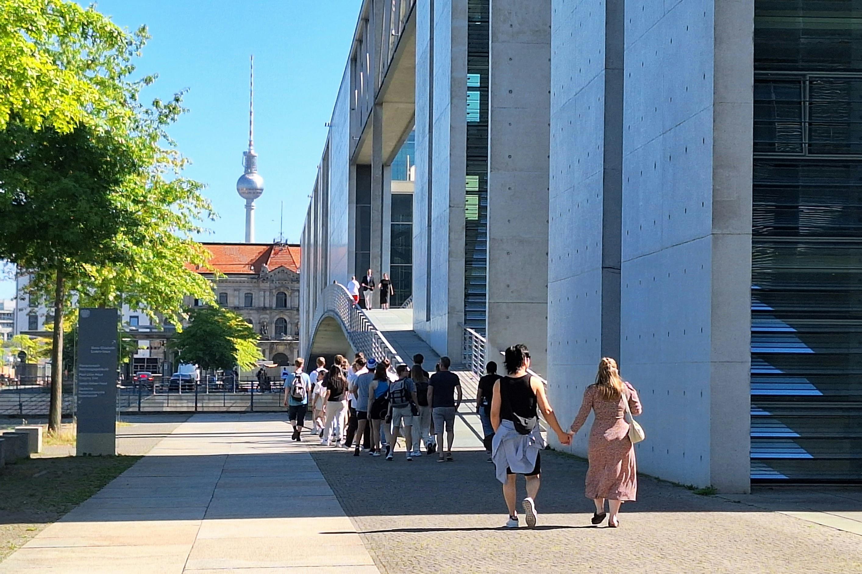 Berlin: Government District & Visit to Reichstag Dome