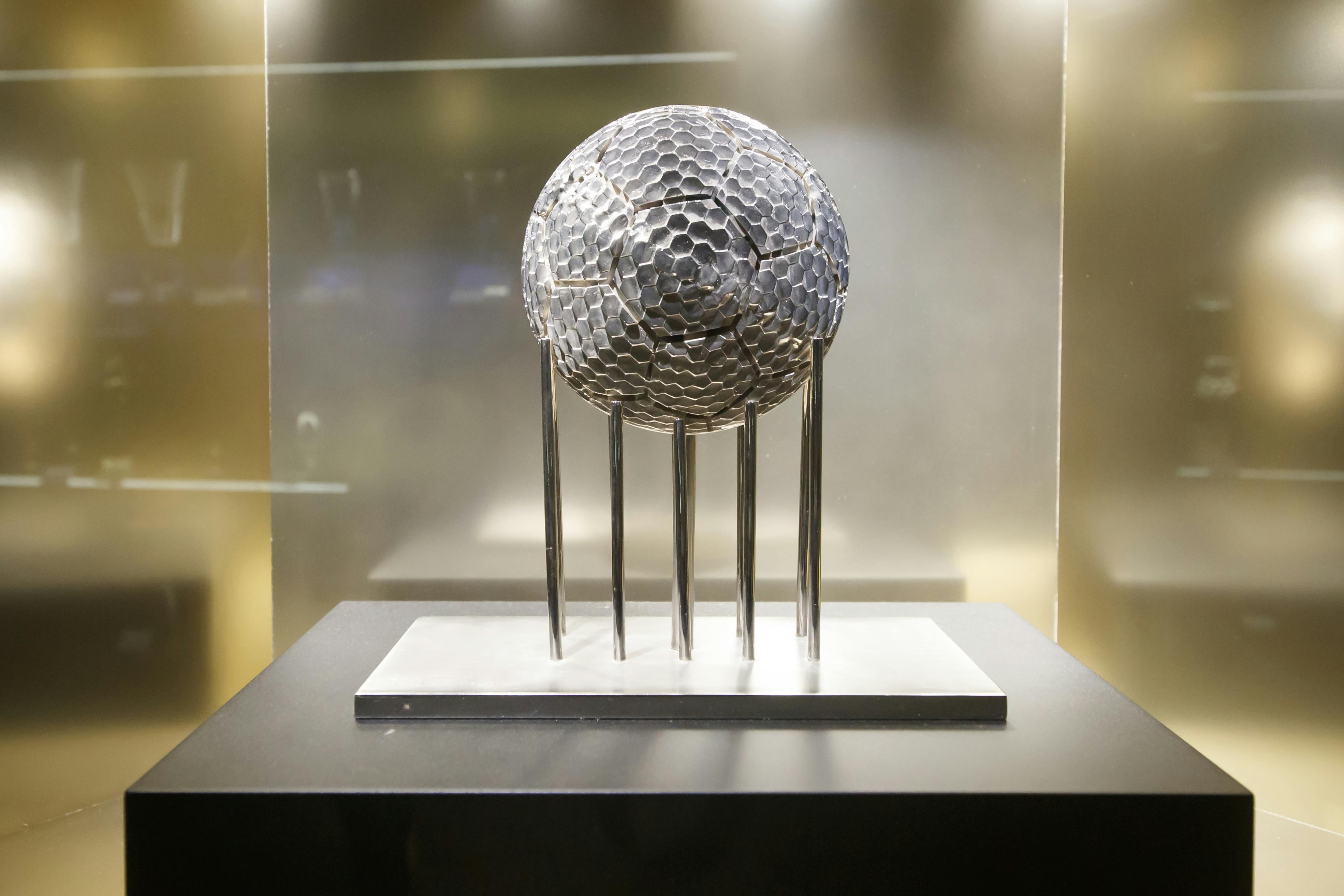 סיור באצטדיון סנטיאגו ברנבאו וכרטיסי כניסה למוזיאון - mrtickets.co.il