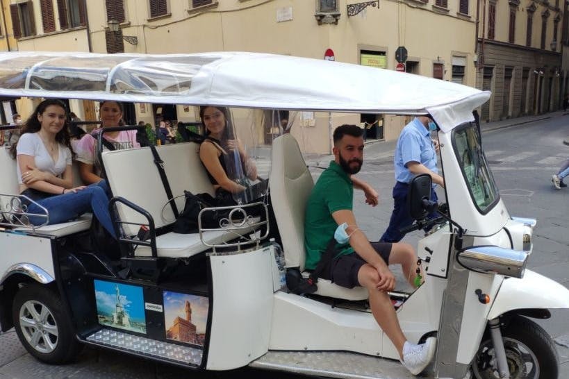 Uffizi Gallery Guided City Tour with Electric Golf Cart