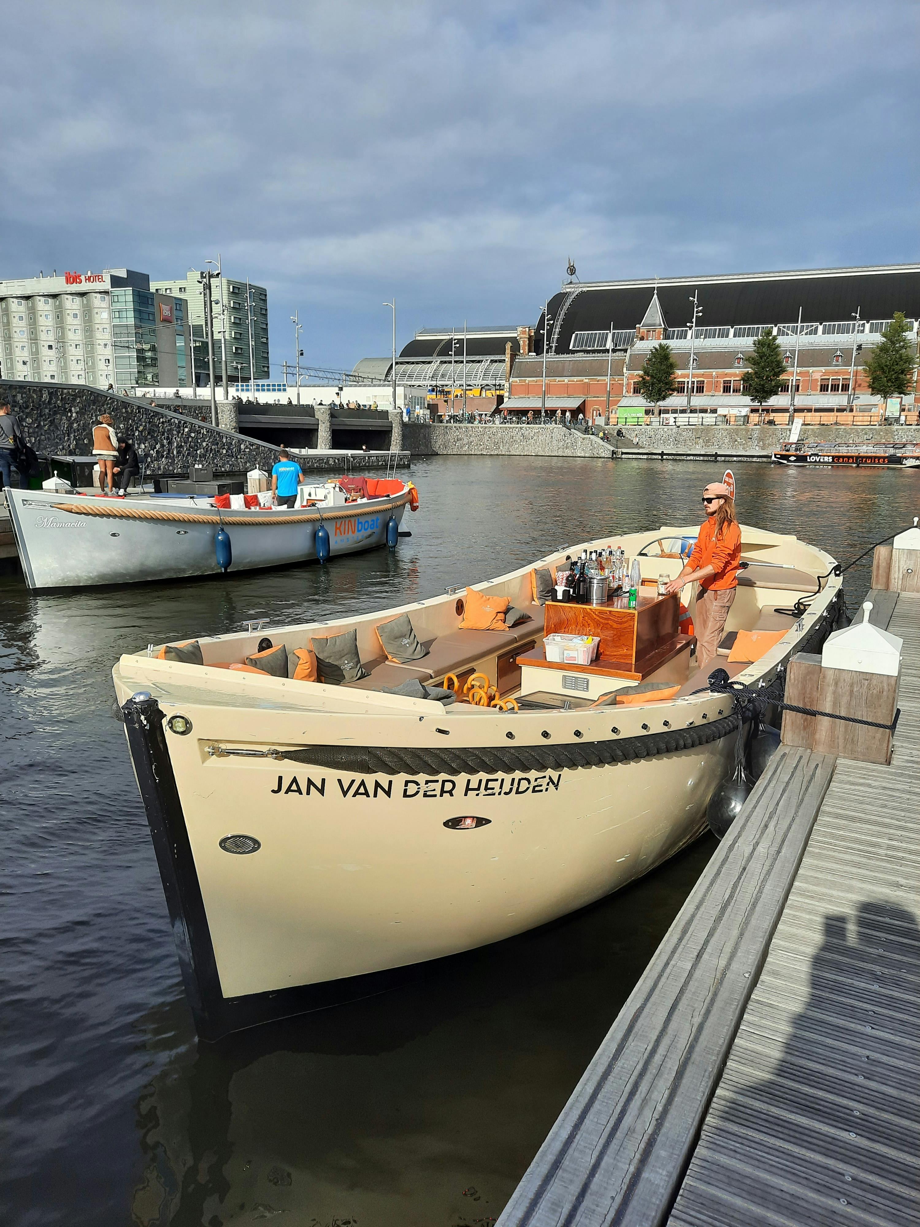 Luxury Canal Cruise with Onboard Bar Central Station