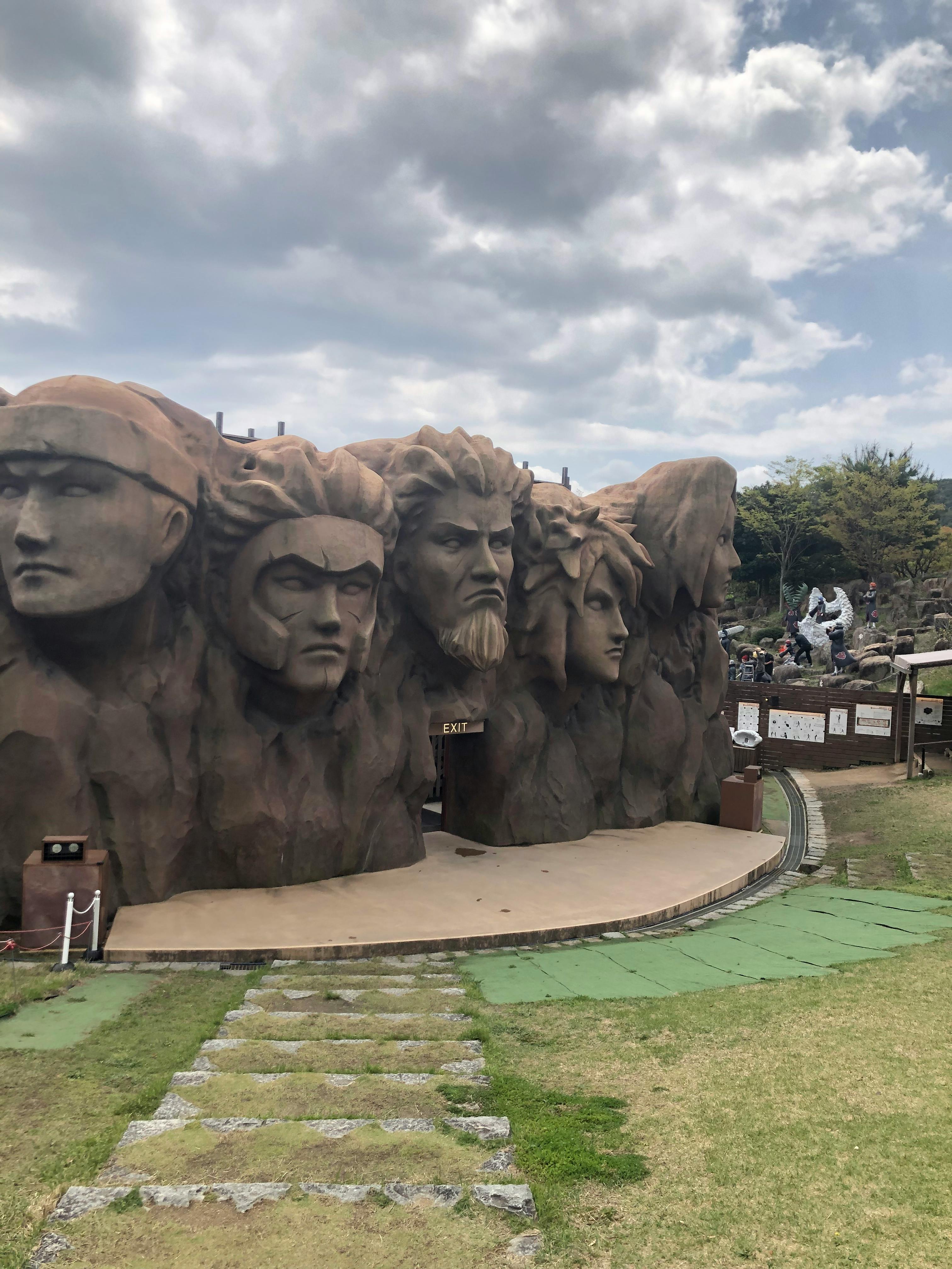 Oskaka/Kobe Bus to Nijigen No Mori Naruto Theme Park