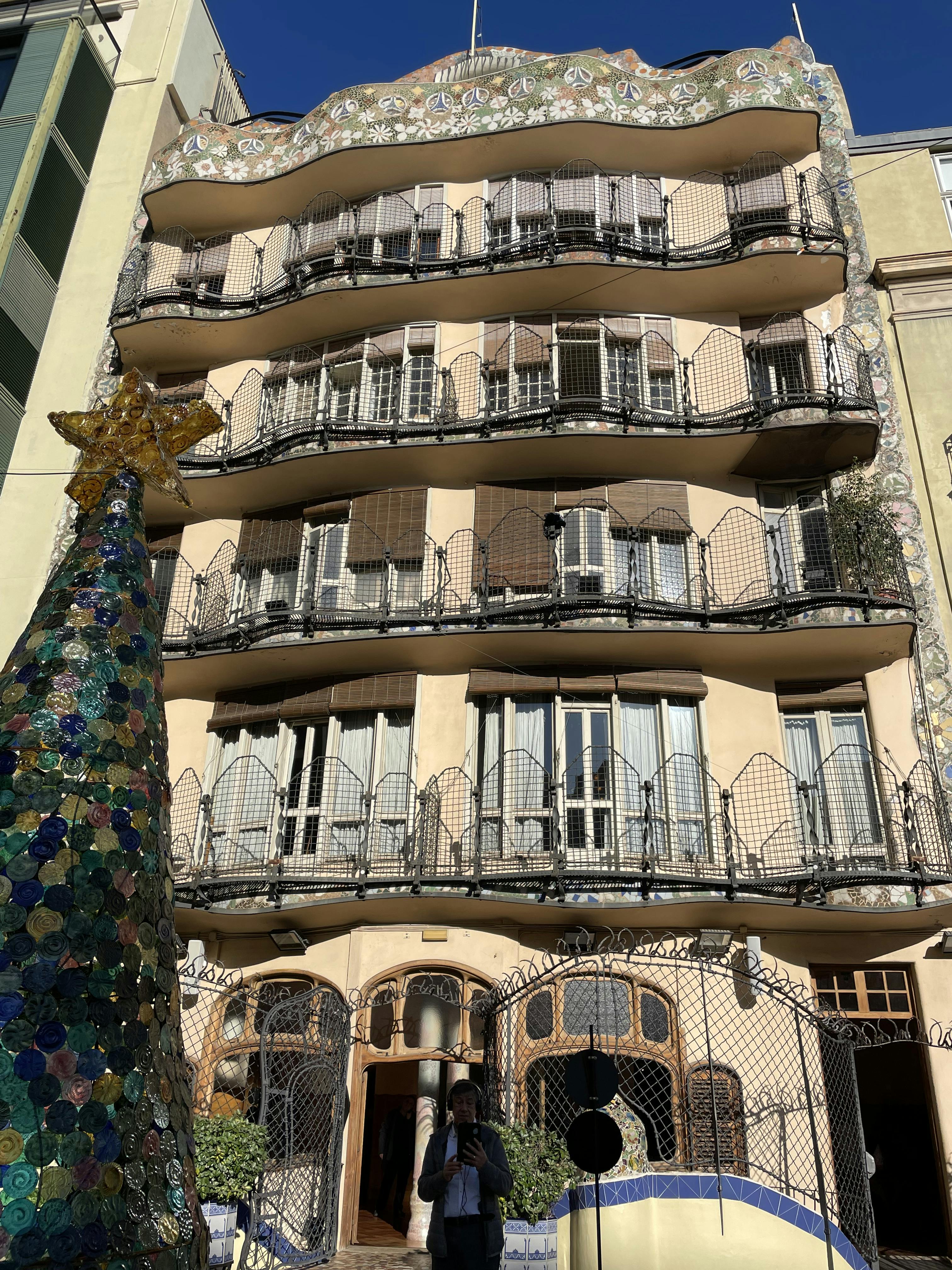 Barcelona Card + The Gaudí Bundle | Tiqets