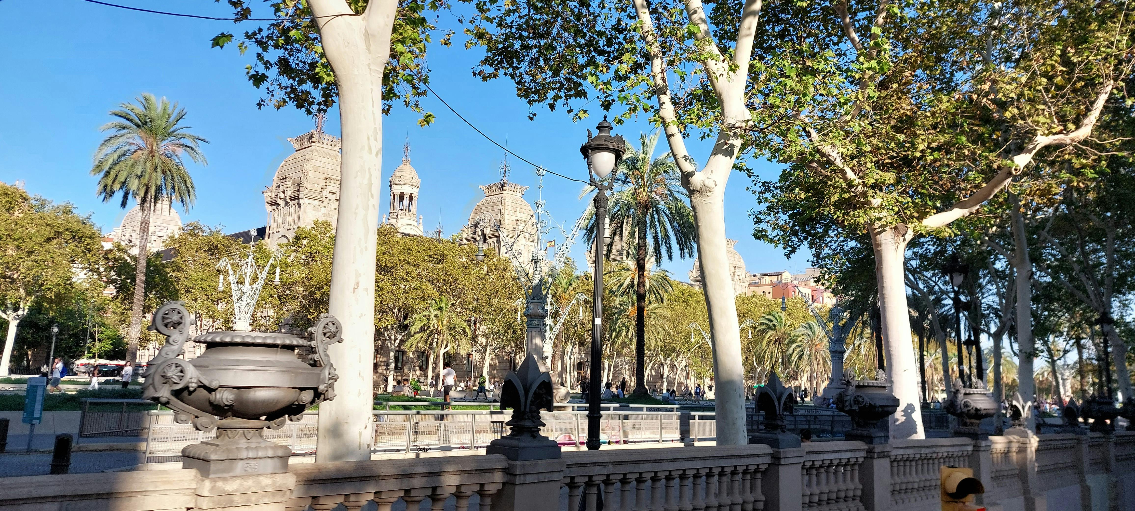 City Tour Barcelona - Hop-on Hop-off Around the City