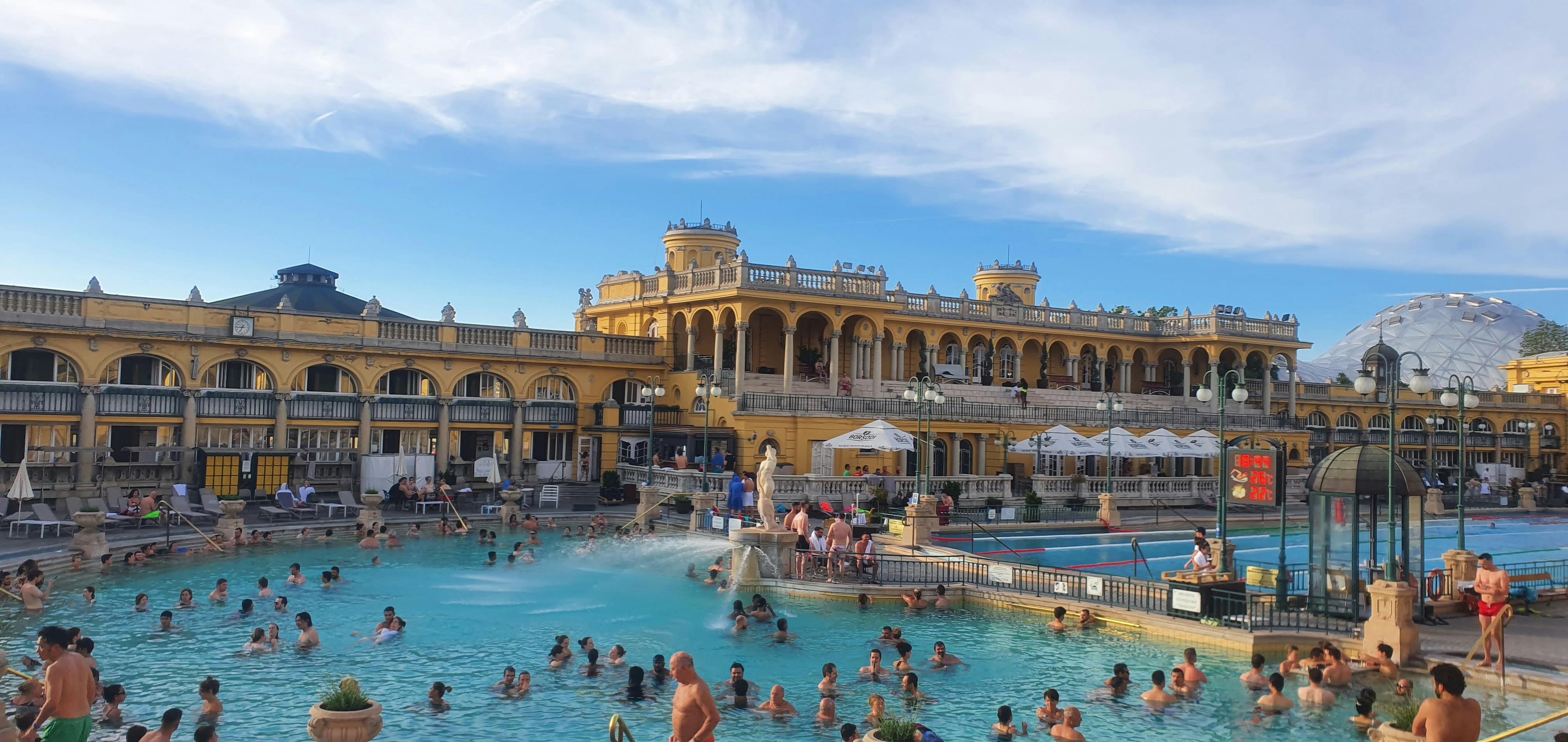 Ιαματικά λουτρά Széchenyi Εισιτήρια- Βουδαπέστη | Tiqets.com