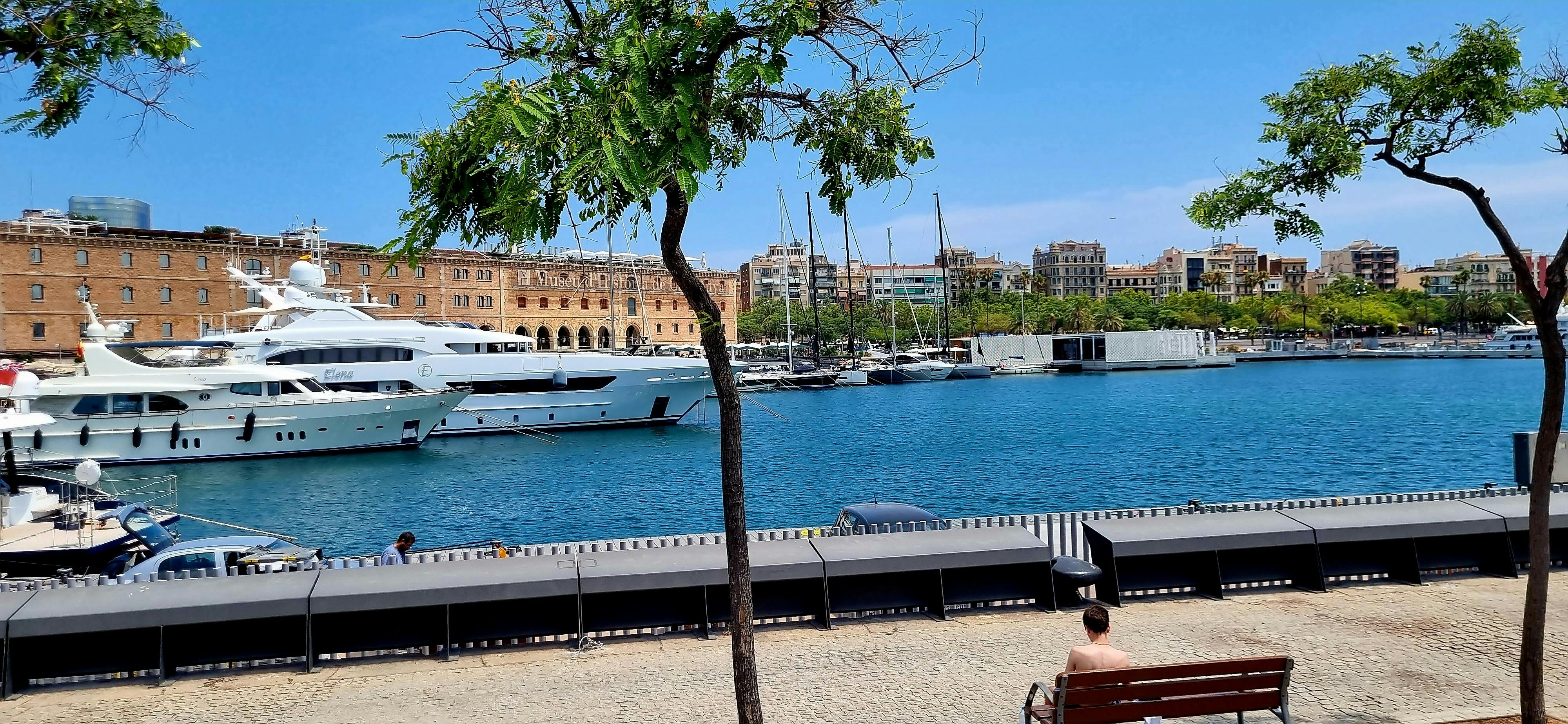 City Tour Barcelona - Hop-on Hop-off Around the City