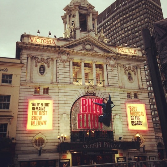 Victoria Palace Theater-Tickets | London