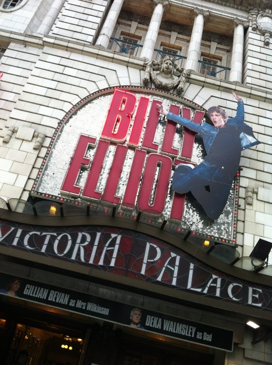 Victoria Palace Theater-Tickets | London